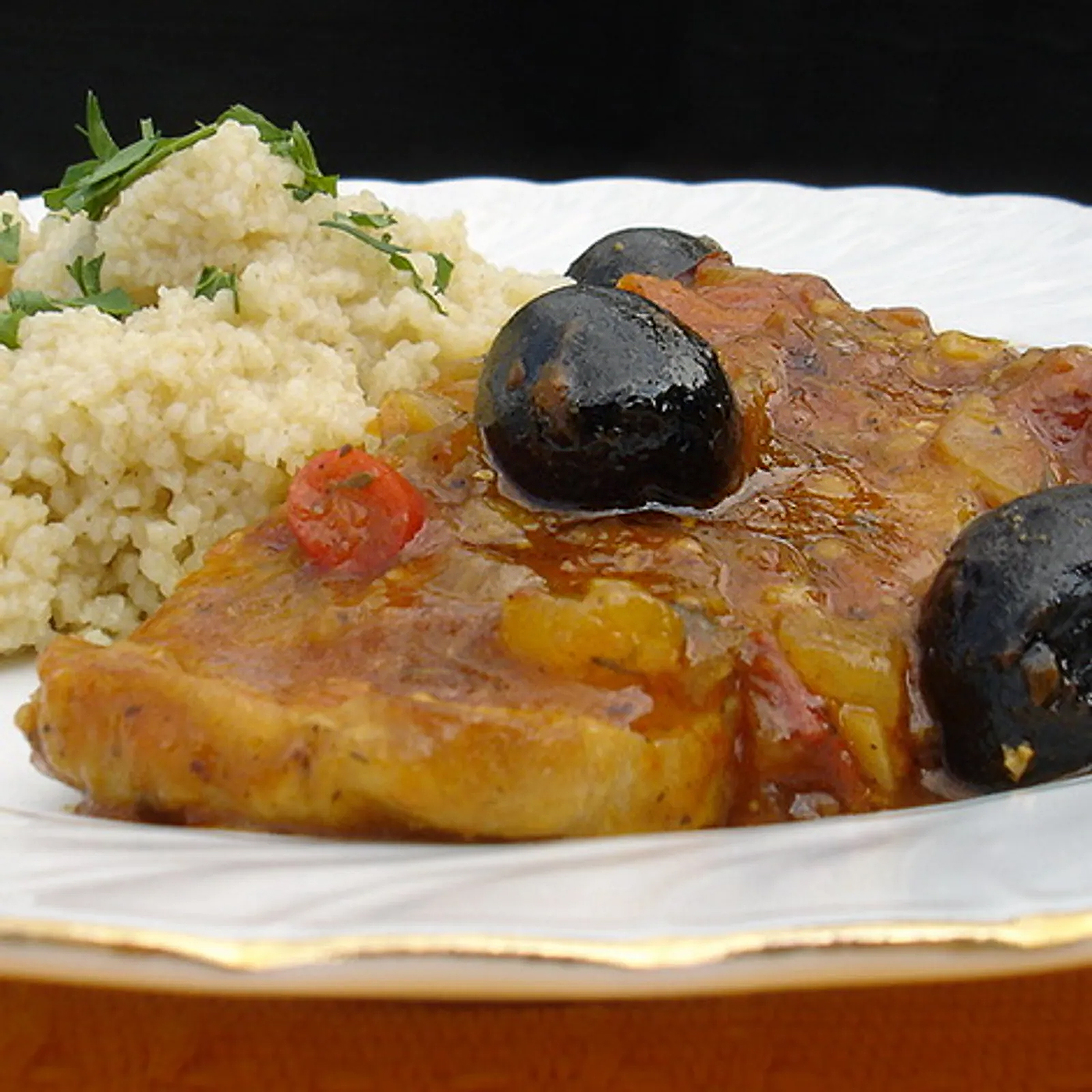 Svinjetina 'na fino' - Notsoevil recepti - U slasnom umaku od rajčica...