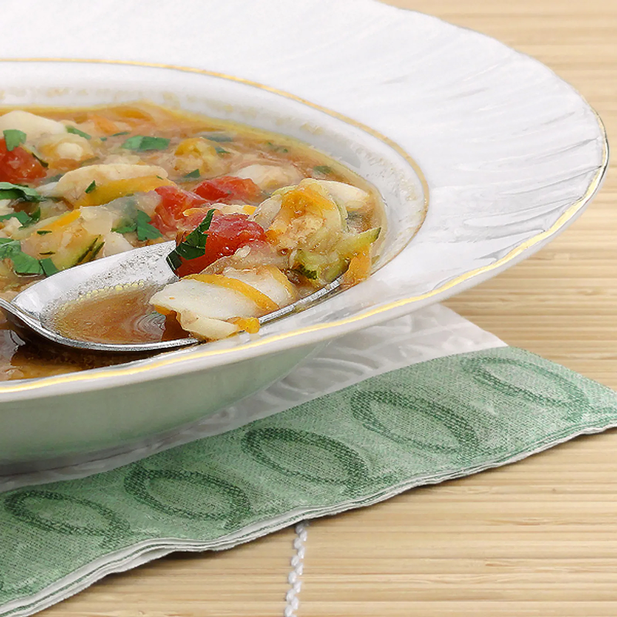 Gusta juha od oslića - Notsoevil recepti - Gusta juha od oslića i povrća